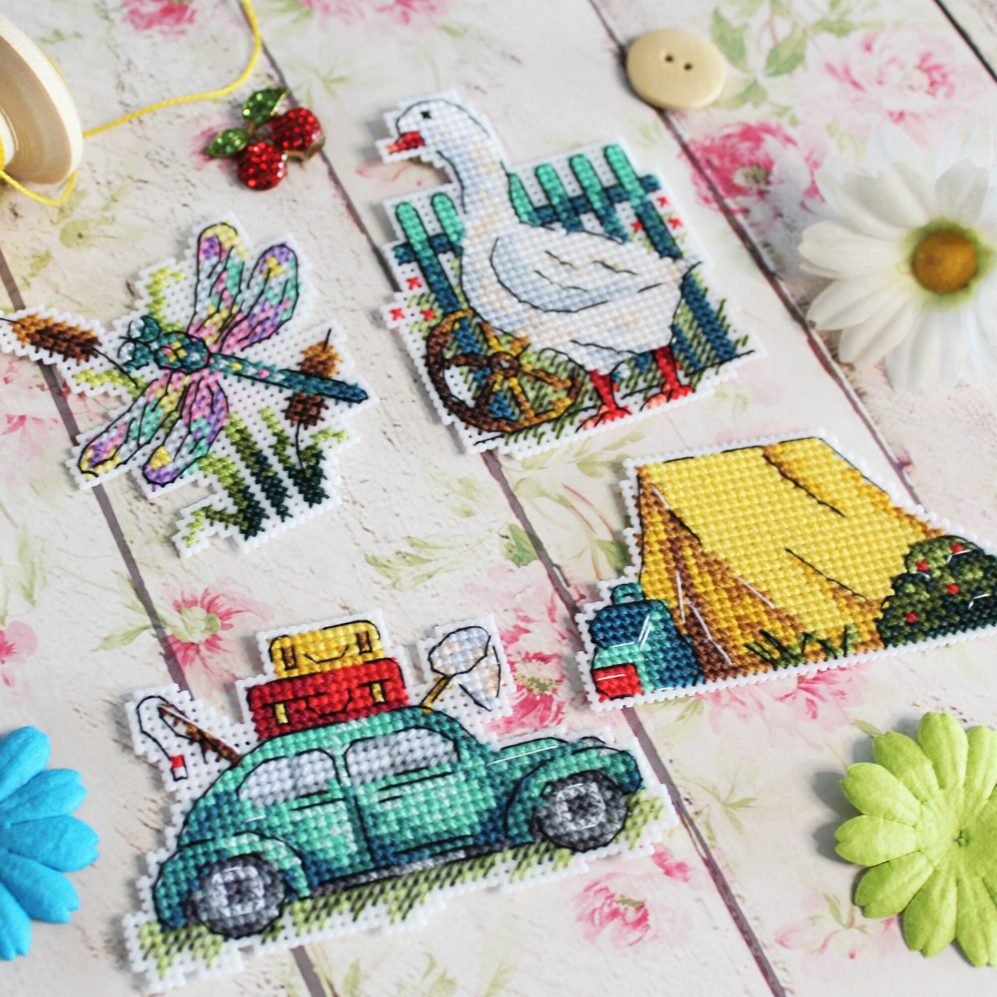 Вышивка крестом наборы Р-579 Времена года. Лето 8х7см, магнит, пластиковая канва