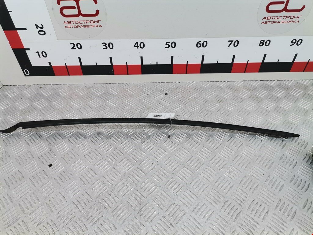 Накладка (молдинг) лобового стекла Volkswagen Passat 5 3B0854327C арт. 1523914