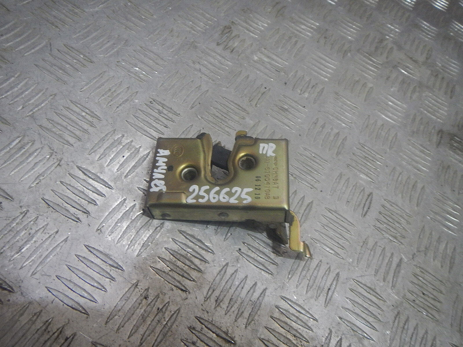 Б/У Замок двери передней правой, Chery (Черри)-AMULET (05-) Chery AMULET (04-12) Без видимых повреждений. 256625 CHERY а...