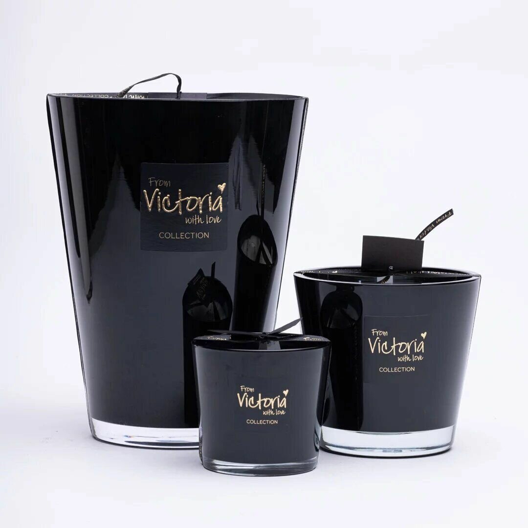 Свеча ароматическая Victoria with Love Glossy black 400гр