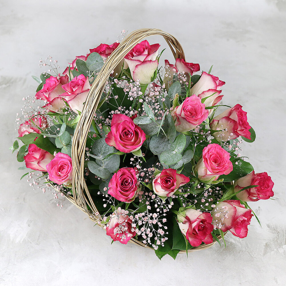 Букет Букет Маркет "Розовая Корзина", роза, гипсофила, эвкалипт, в корзине