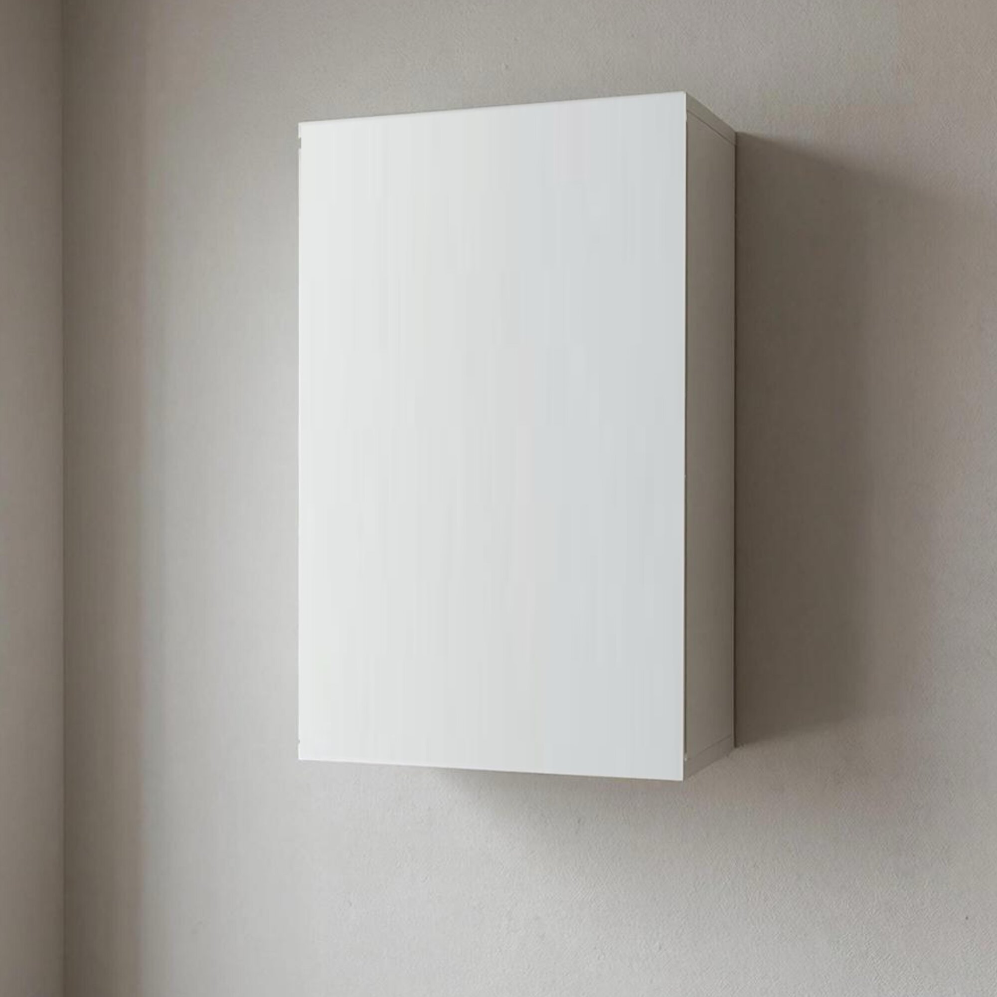 Шкафчик навесной с белой дверкой 35см с стеклянной полочкой несим модель "35ТР