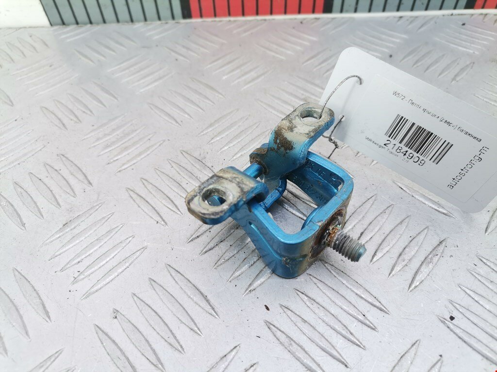 Петля крышки (двери) багажника Volkswagen Tiguan 1 5N0827301 арт. 2184909