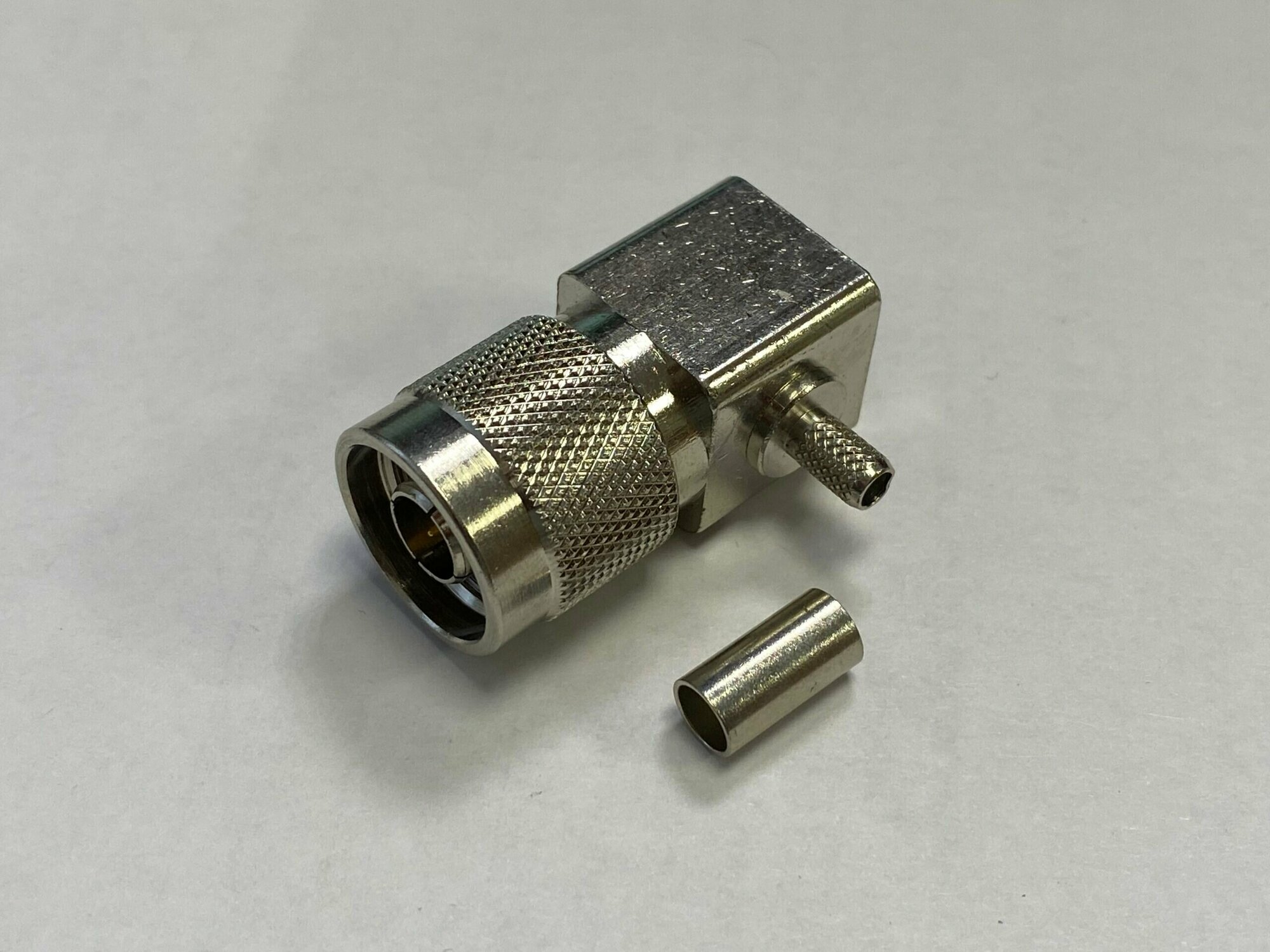 Разъем высокочастотный N-121F (1 шт), вилка (штекер) N обжимная на кабель RG-58 угловая
