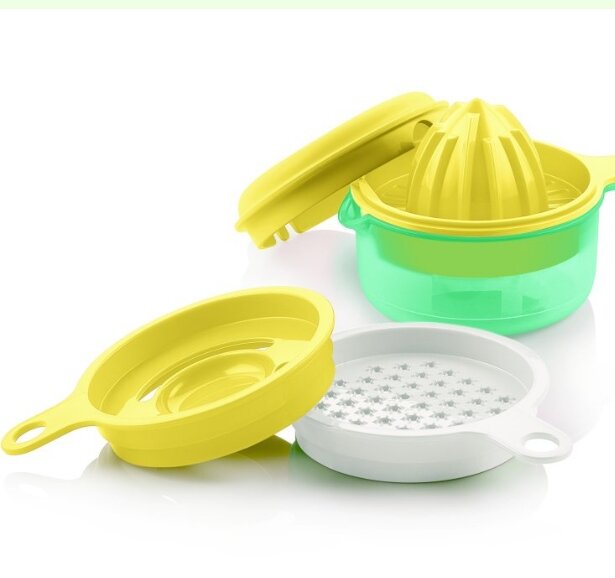 Набор "Поваренок" Tupperware (чашка 200 мл с крышкой и насадками: соковыжималка, сепаратор и терка)