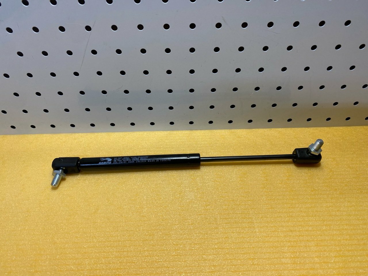 Амортизатор спальника MAN