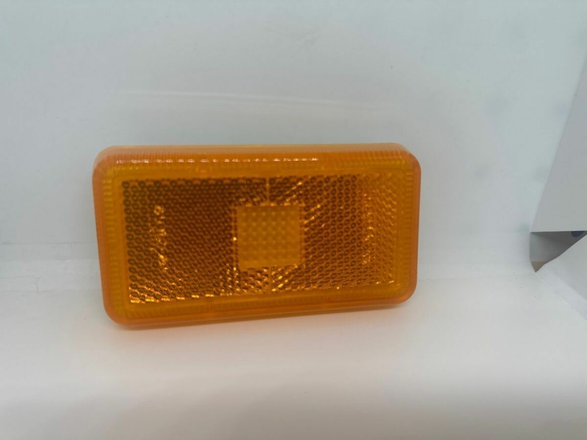 Фонарь (отражатель) габаритный желтый прямоугольный SCANIA 94/114/124/144/164 (скания)