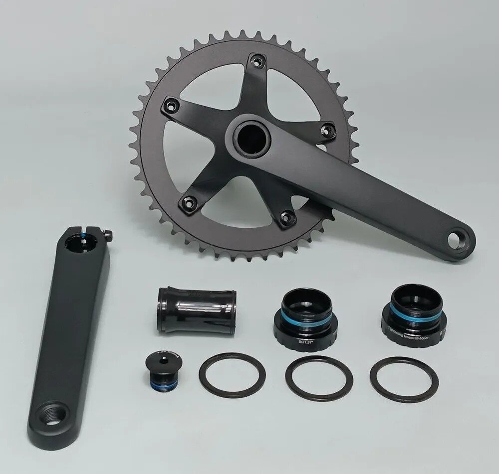 Система SAMOX GRAVEL 1/2"x11/128" 44T алюминий, 175мм алюминий, интегрированный вал, черная