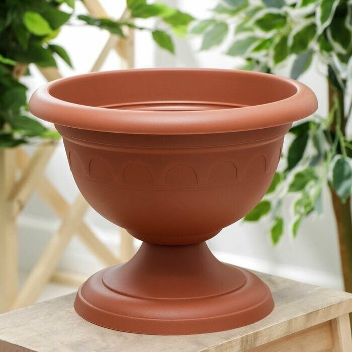 Вазон на ножке низкий "Колывань", 5,3 л, цвет терракотовый