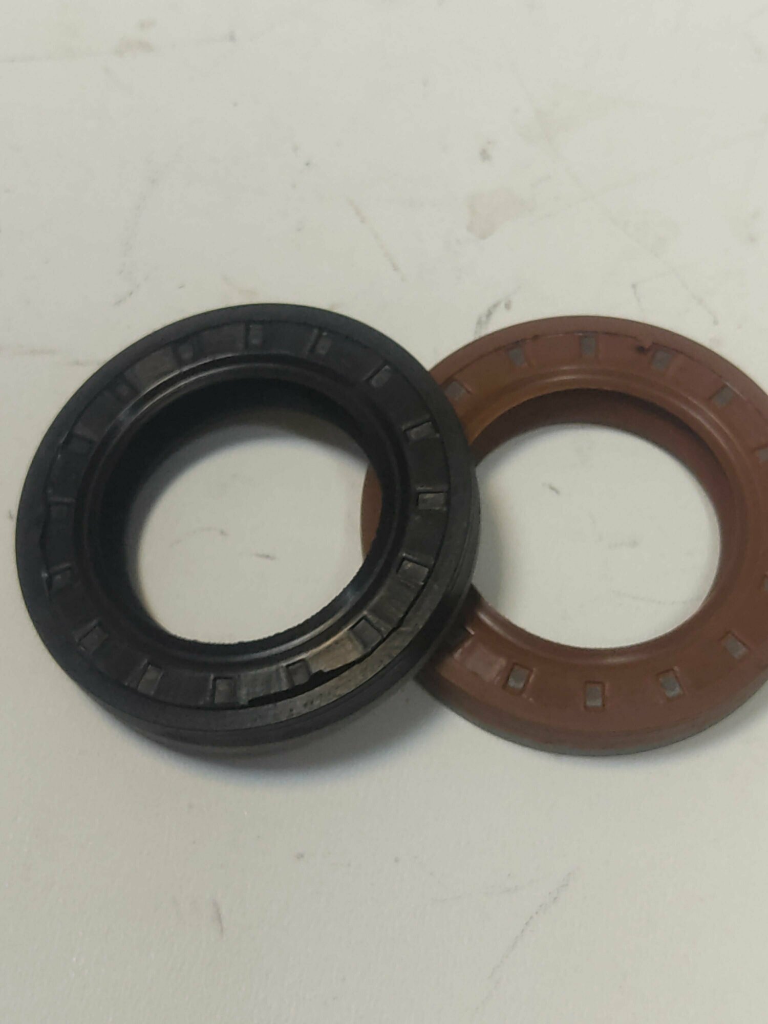 Сальники для а/м ВАЗ-2108-2110 привода 2шт. левый/правый