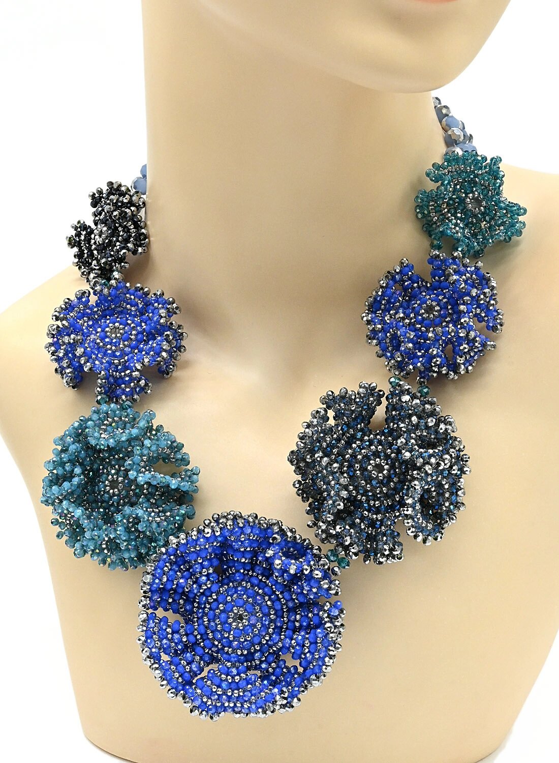 Колье, циркон