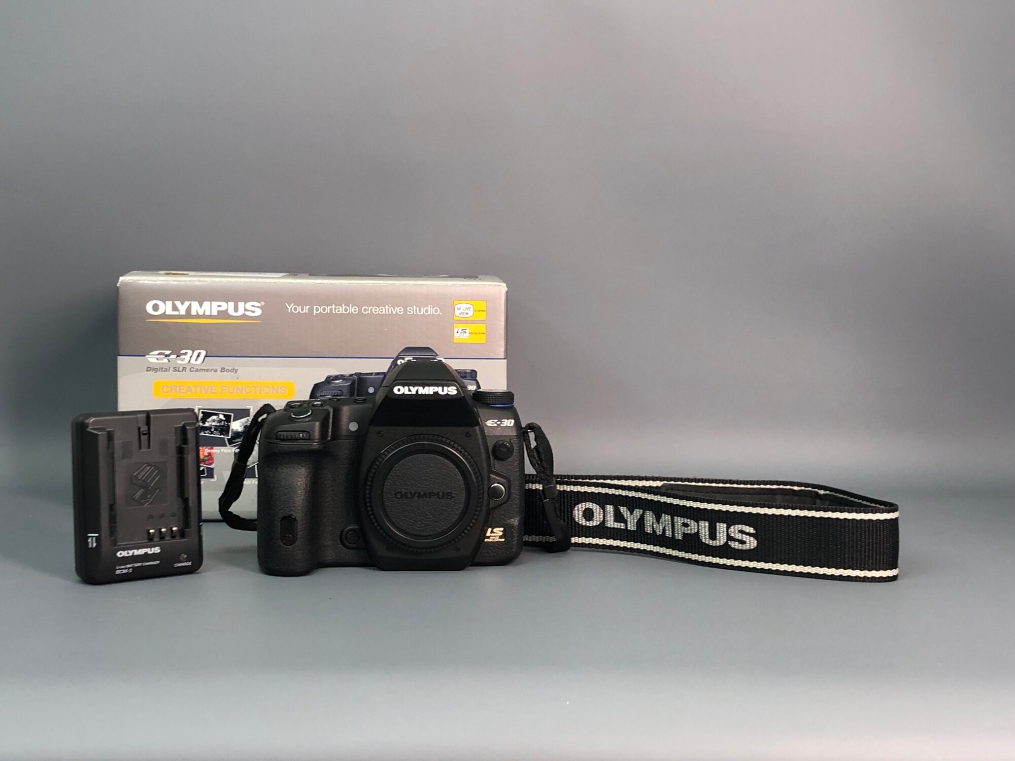 Olympus E30