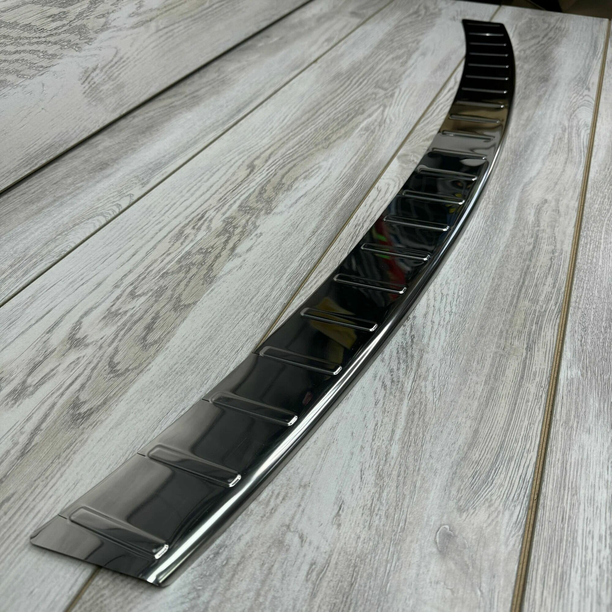 Накладка заднего бампера MAZDA Cx-5 2017- (загиб)