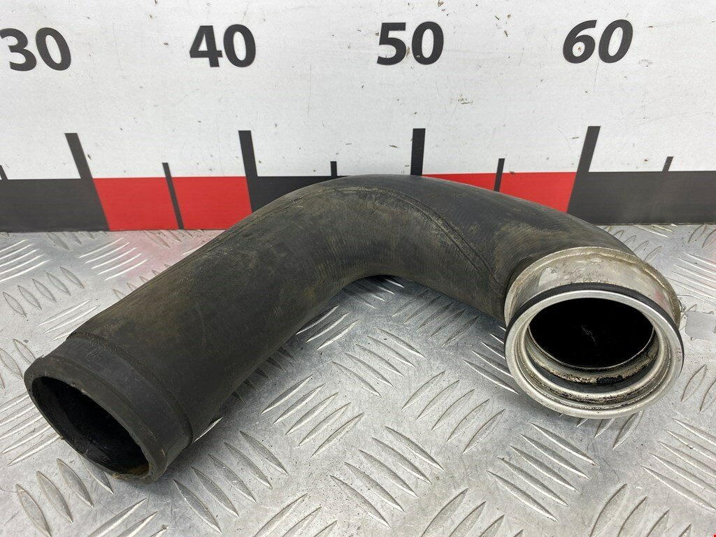 Патрубок интеркулера Volkswagen Passat 5 GP 3B0145834AB арт. 1878070