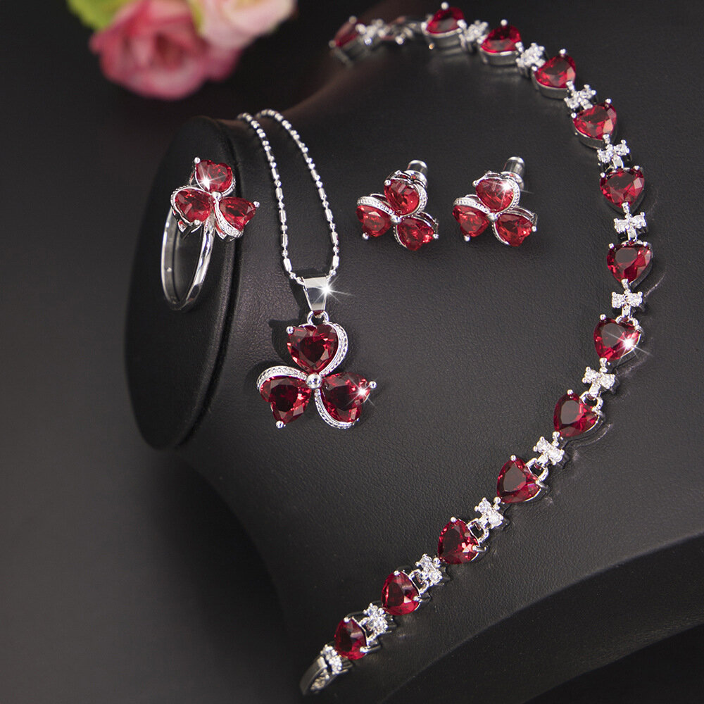 Комплект бижутерии: кольцо, серьги, колье, браслет, циркон