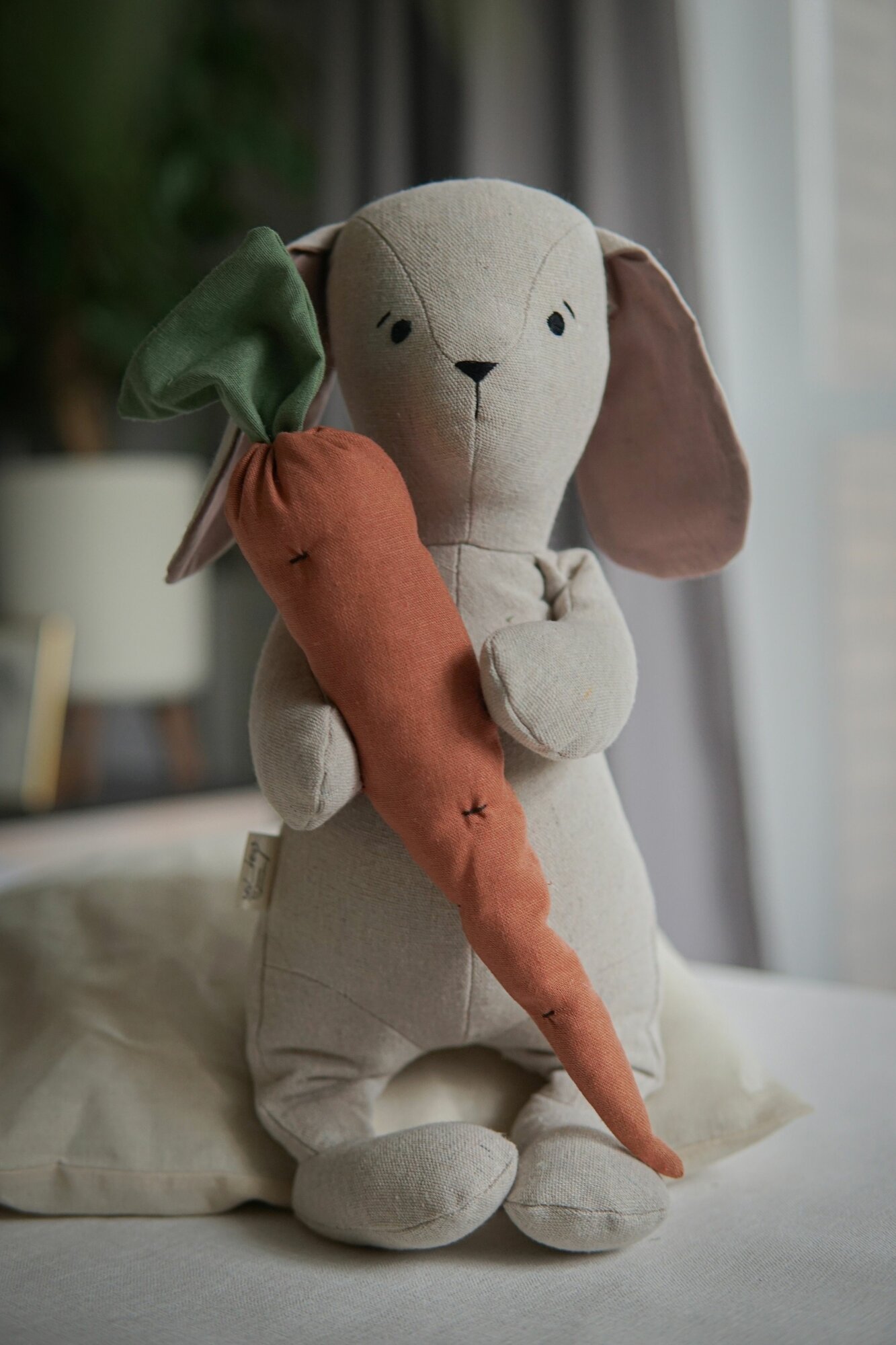 Мягкая игрушка из льна Зайчик Лёня