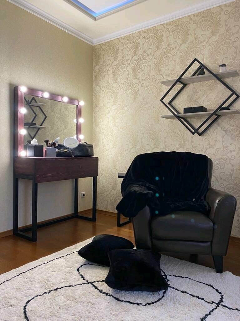 Гримёрный стол "EasyLOFT" в стиле лофт, зеркало с подсветкой в комплекте, массив дуба, 120х40х180 см.