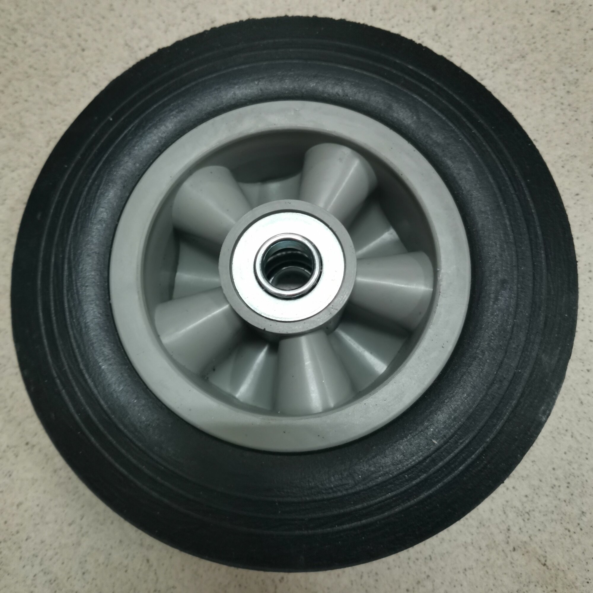 Колесо для тачки пластмассовое большое 200 x50 x 16мм