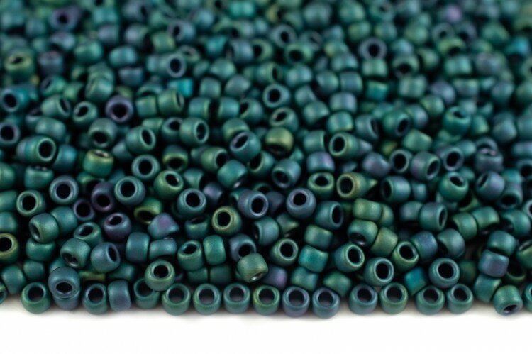 Бисер японский TOHO круглый 8/0 #0706 изумрудный, матовый ирис, 10 грамм