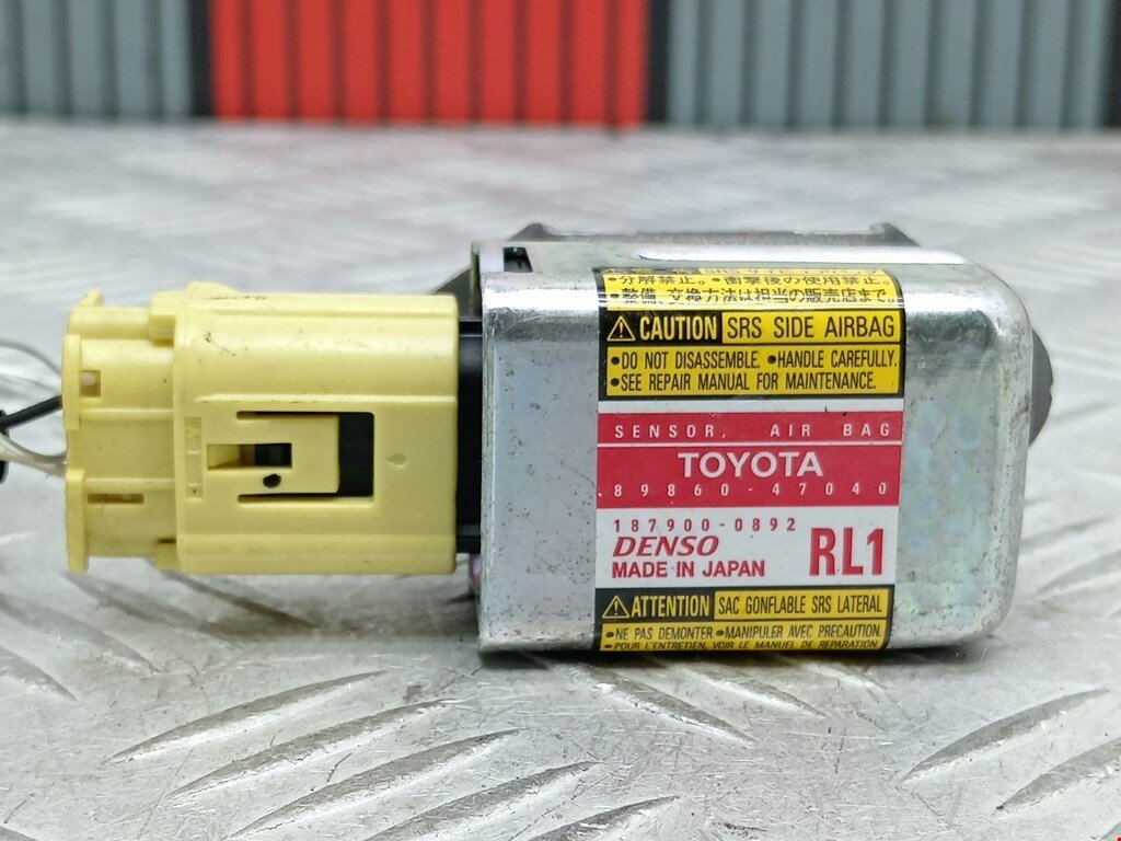Датчик удара Toyota Prius 2 (XW20) 8986047040 арт. 1845274