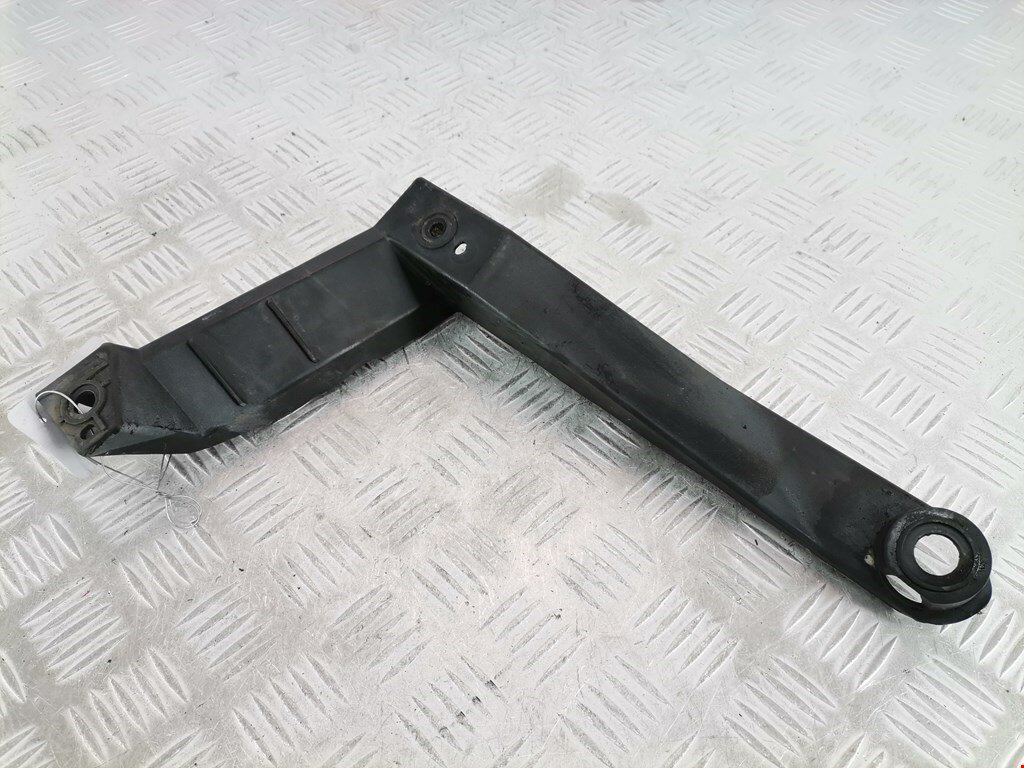 Кронштейн (крепление) заднего бампера правый Volkswagen Touareg 1 7L6807862 арт. 1728872