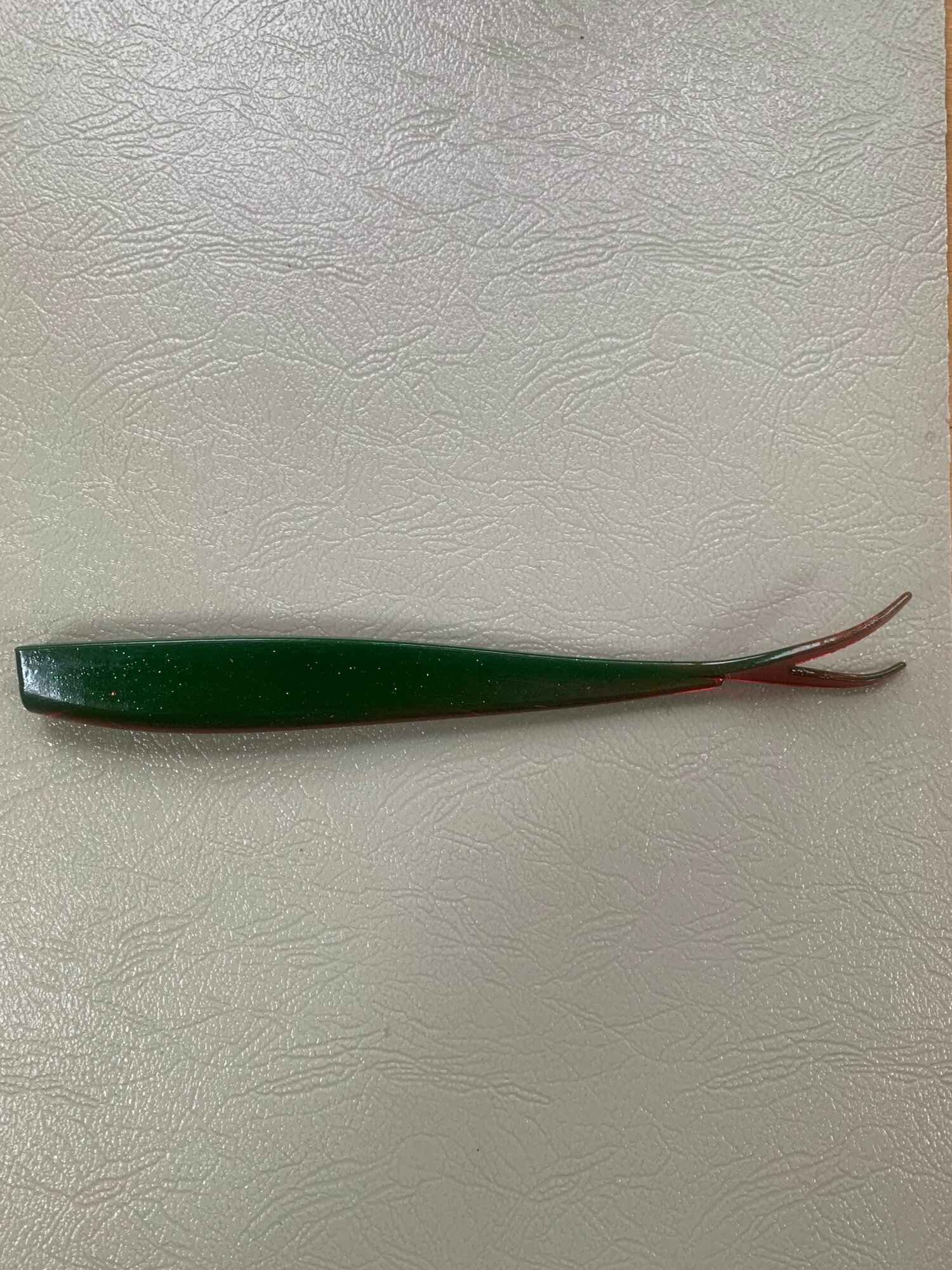 Мягкая крупная силиконовая приманка для рыбалки Pike Slag 21см (свимбейт/ джеркбейт), Машинное масло (Motor Oil Green Flake), 1 шт.