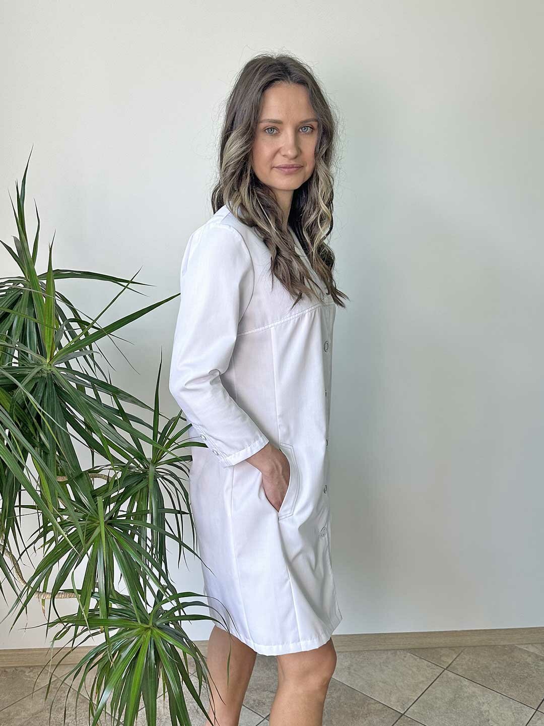 Халат женский, производитель Фабрика швейных изделий №3, модель М-569, рост 164, размер 50, цвет белый