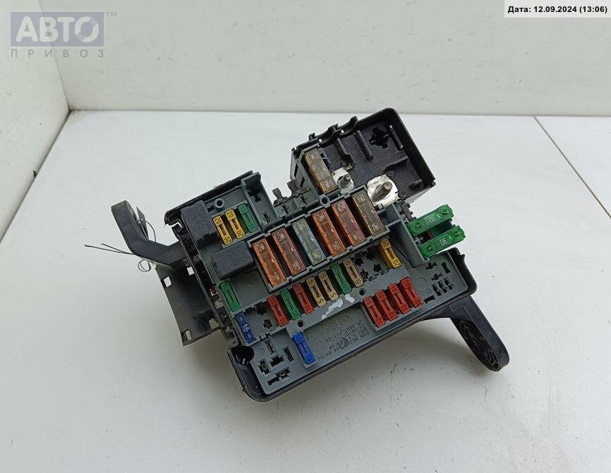 Блок предохранителей Peugeot 206