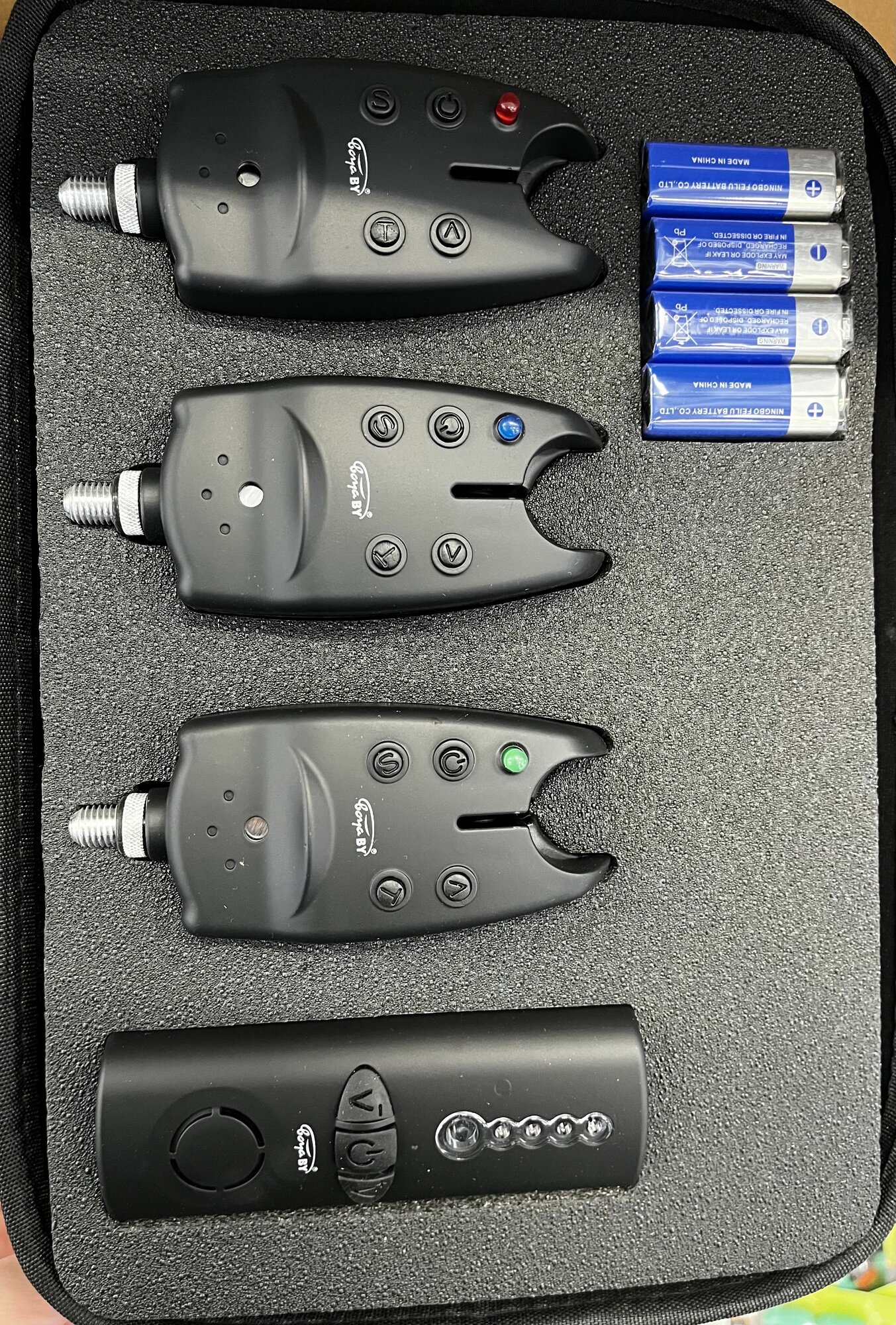 Сигнализаторы поклевки 3+1 с пейджером BoyaBy fa03-3 и кейсом для транспортировки