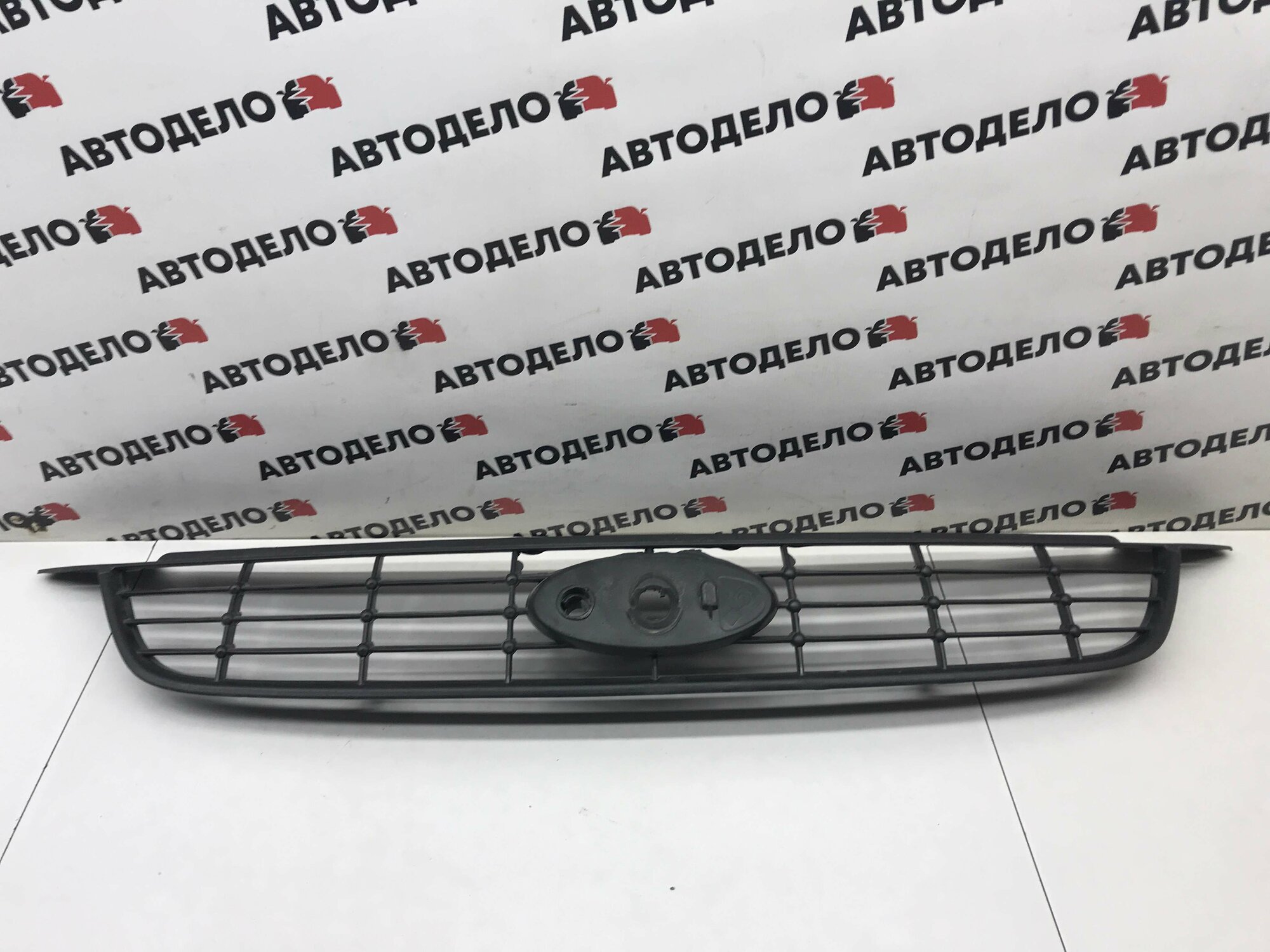 Решетка радиатора Ford 8m518200ad Focus 2004-2011