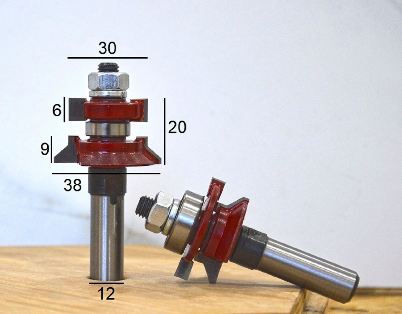 Фрезы для вагонки штиль с V образной фаской, хвостовиком диаметром 12 мм.