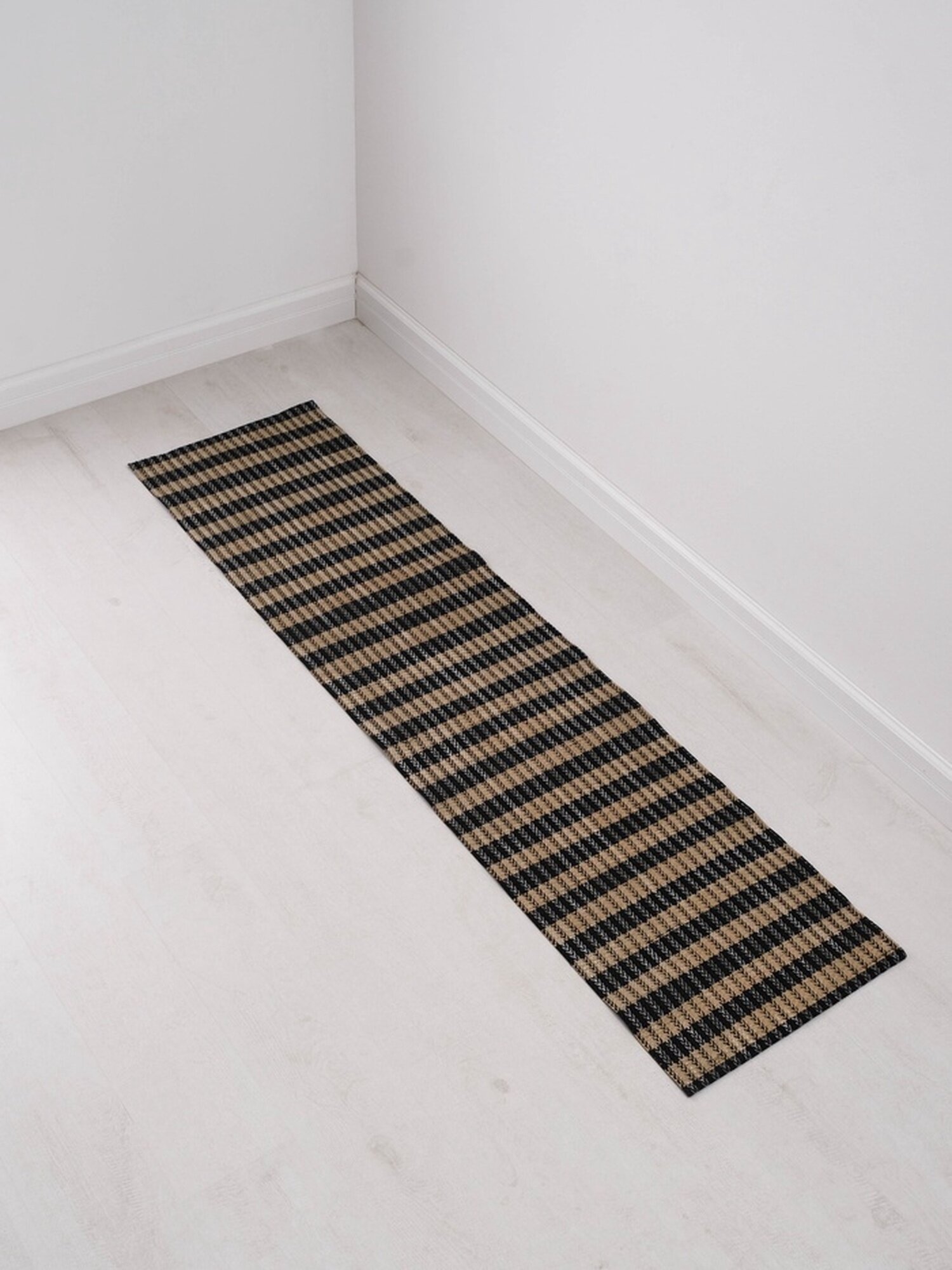 Коврик Сима-ленд, плетеный, геометрический рисунок, бежевый/черный, 200x50x0,7 см