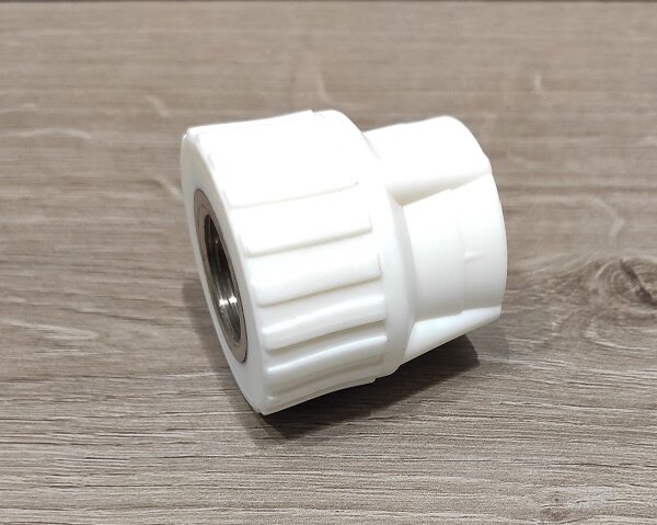 Муфта Ø 25 х 1/2"ВР для полипропиленовой трубы AQUAPLAST