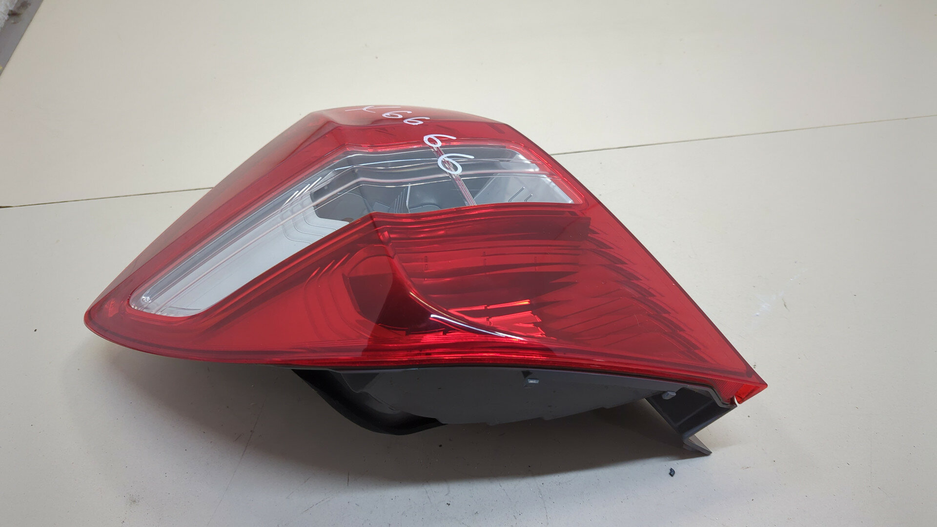 Фонарь (задний) левый Honda Jazz Б/У