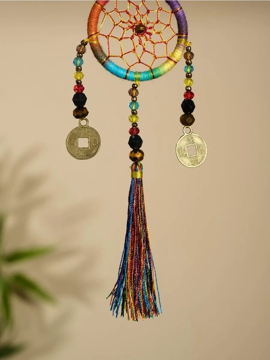 Яркий ловец снов для стильного интерьера