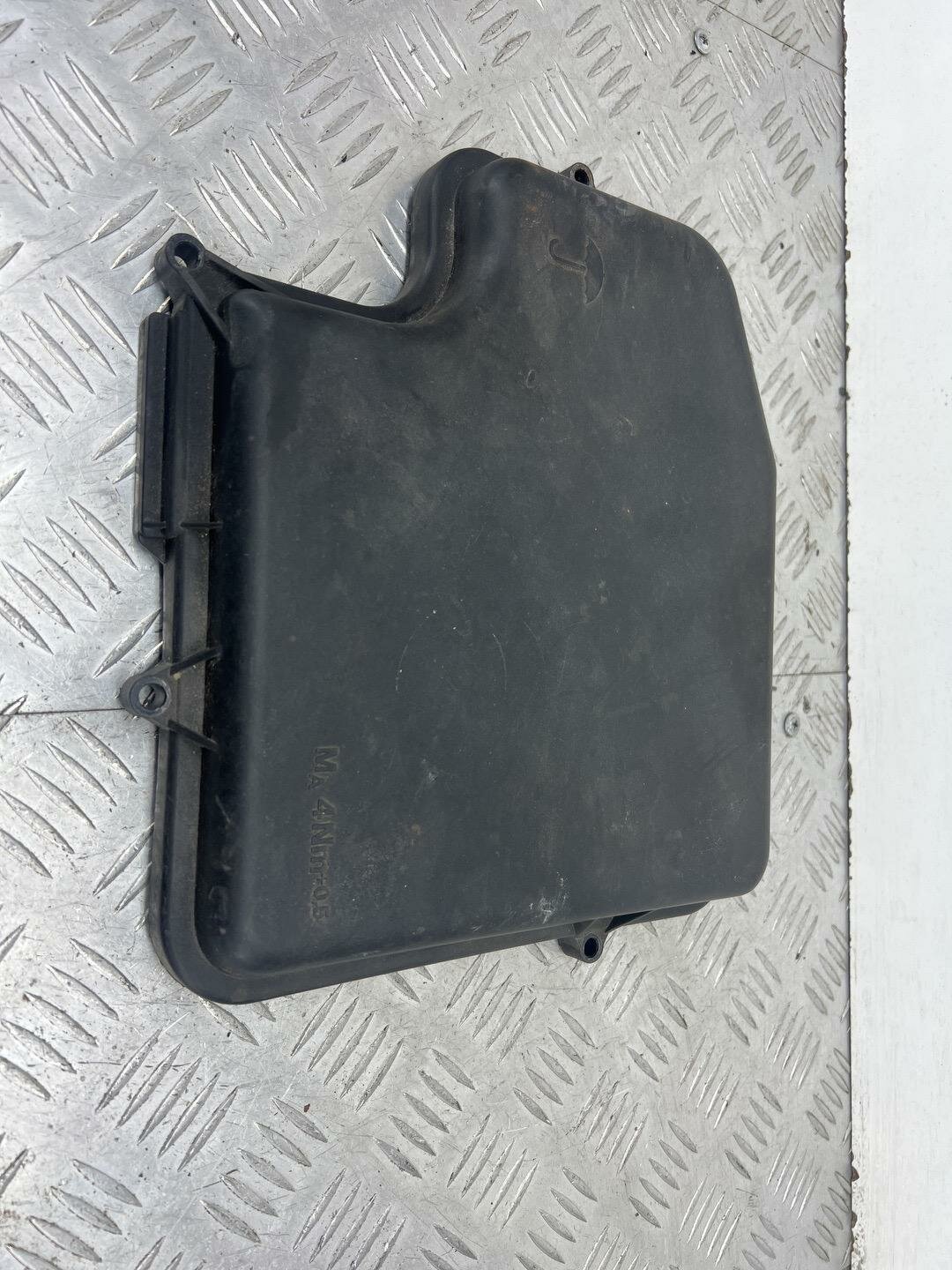 Крышка блока управления двигателя Audi A4 B5 1997 8D1907613A