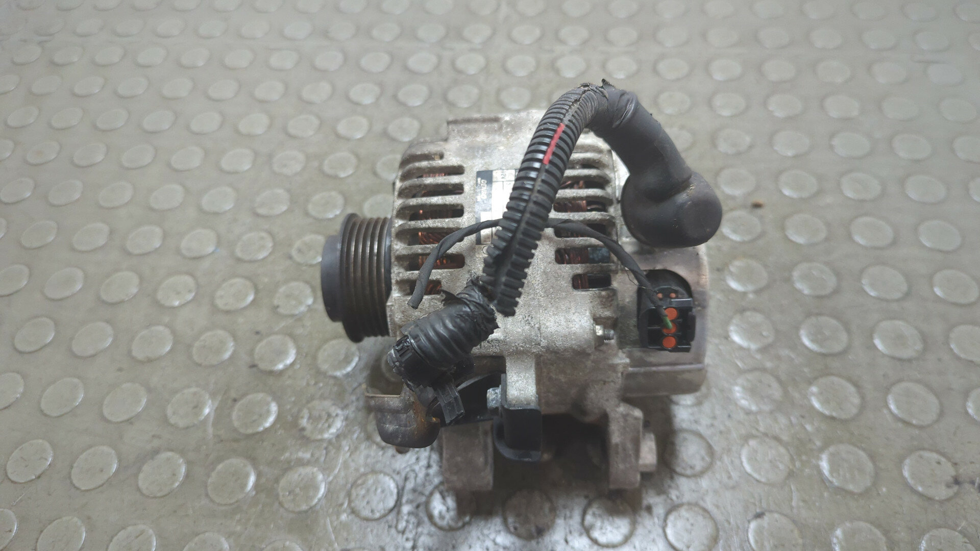 Генератор КИА Carnival Б/У