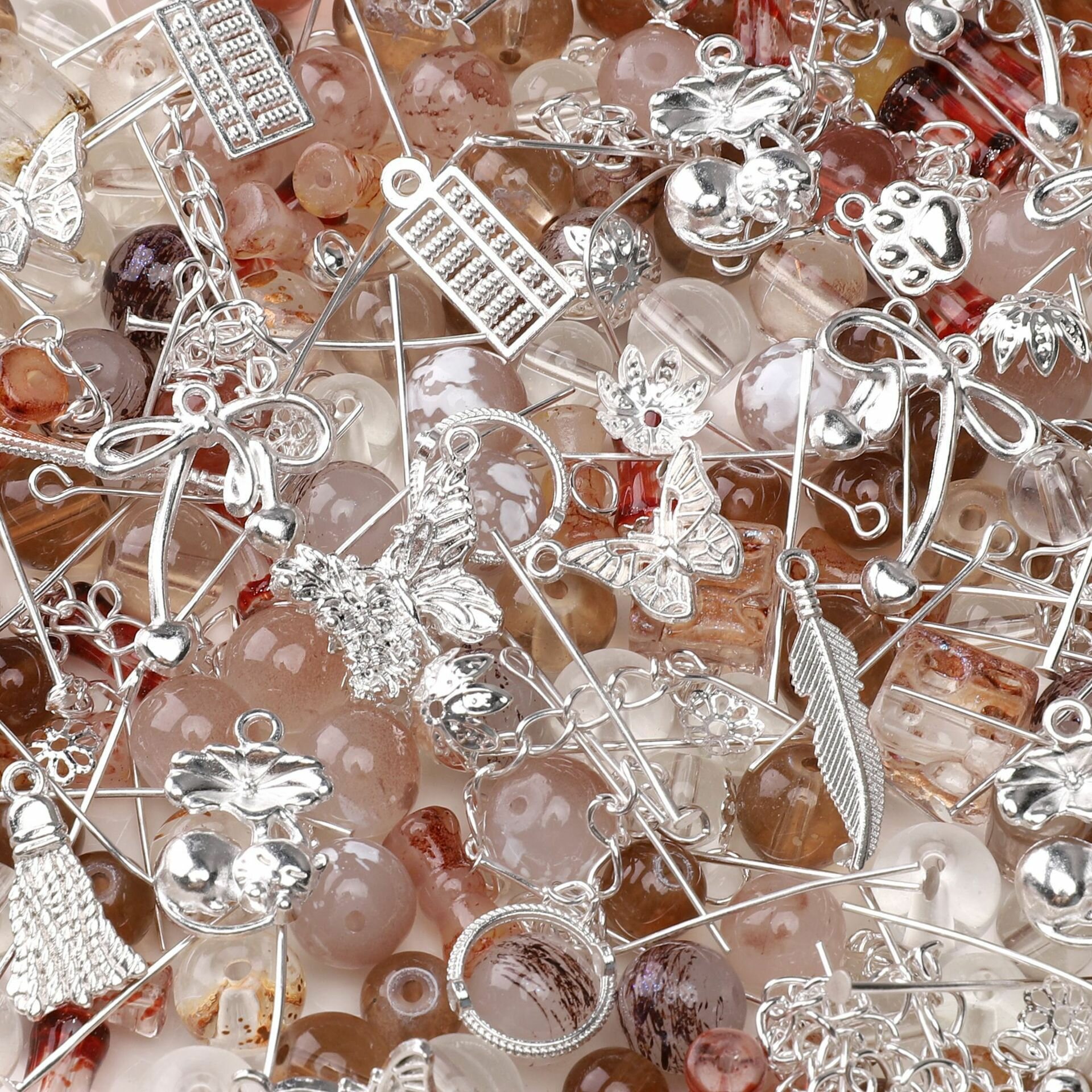 Стеклянные бусины разных цветов и аксессуары из сплавов в золотом и серебряном цвете, набор из смешанных материалов для изготовления браслетов, ожерелий и подвесок своими руками.