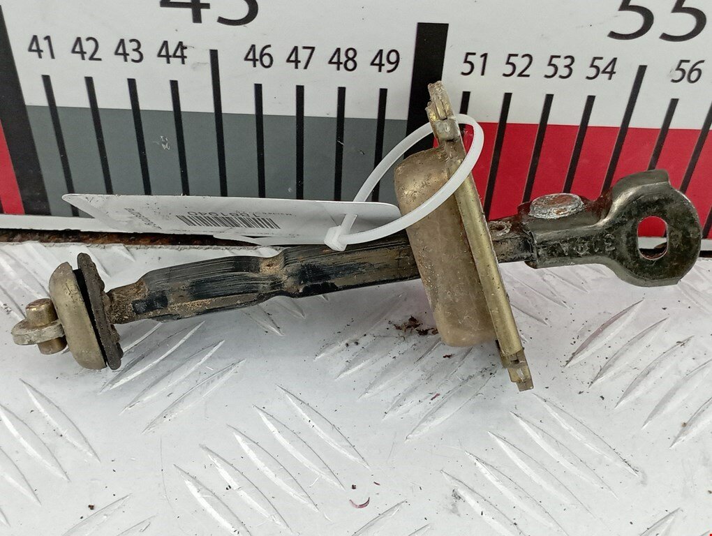 Ограничитель открывания двери Mazda 6 GG GJ6A72270B арт. 1881940