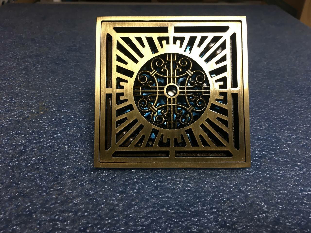 Декоративная решетка для душевого трапа (бронза)