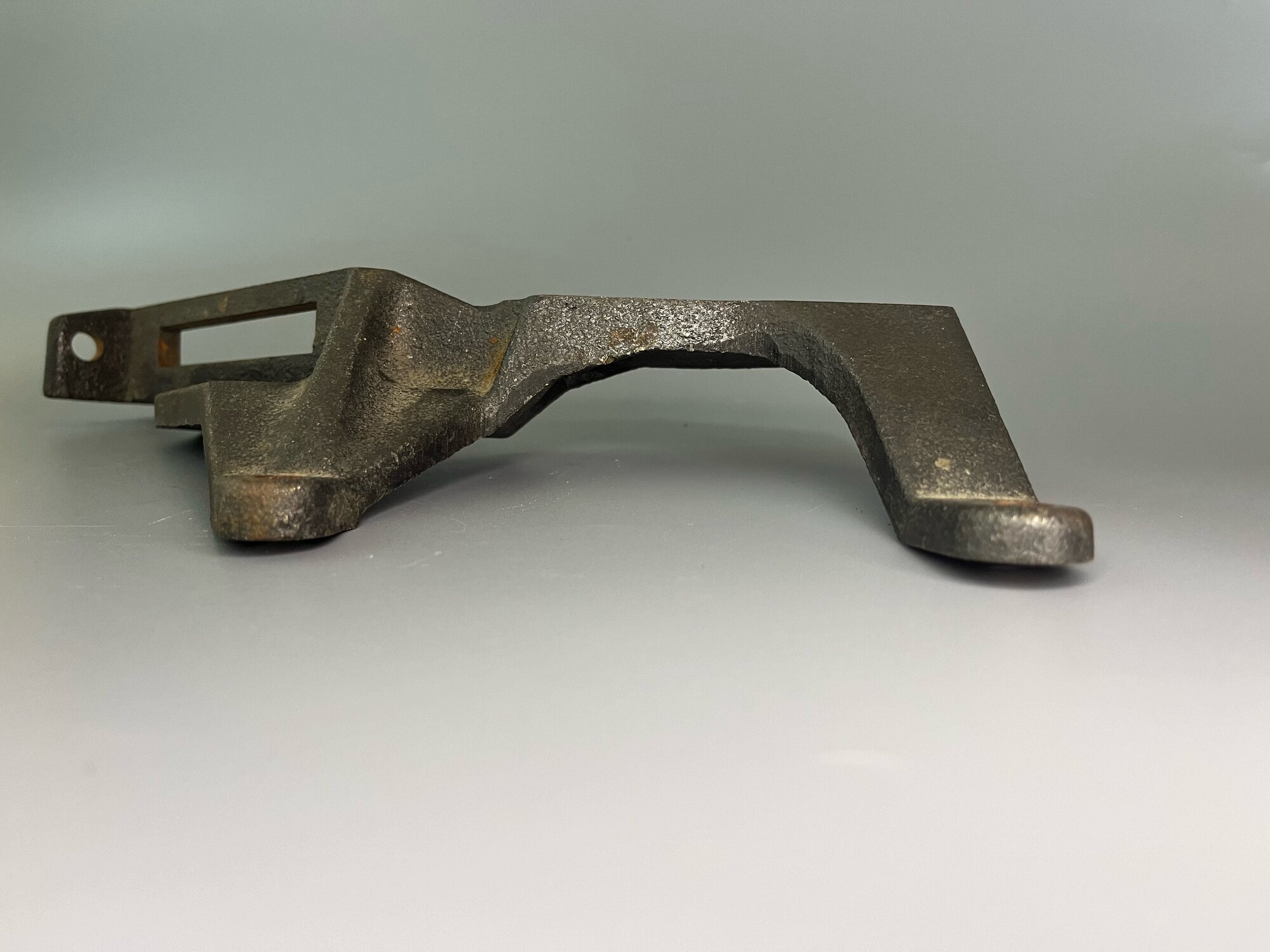 Кронштейн крепления насоса ГУР УАЗ Хантер