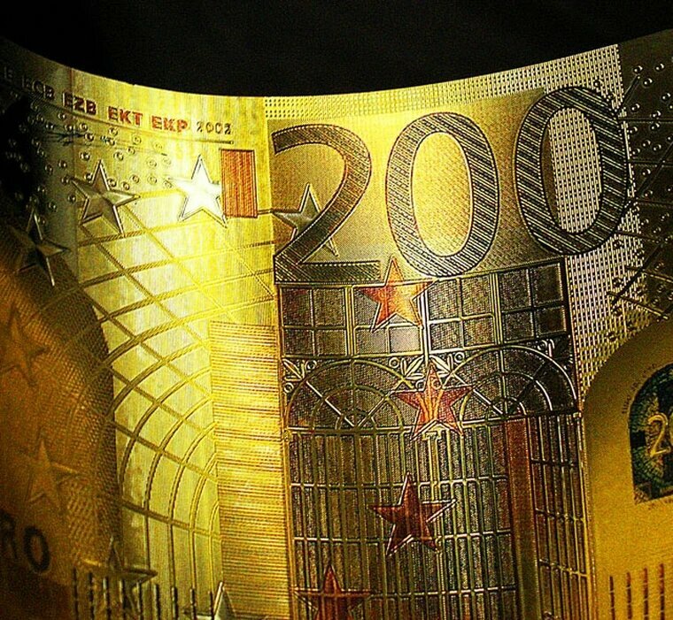 Золотые банкноты 200 евро сувенирная копия GOLD 99999999, банкноты и купюры редкие коллекционные