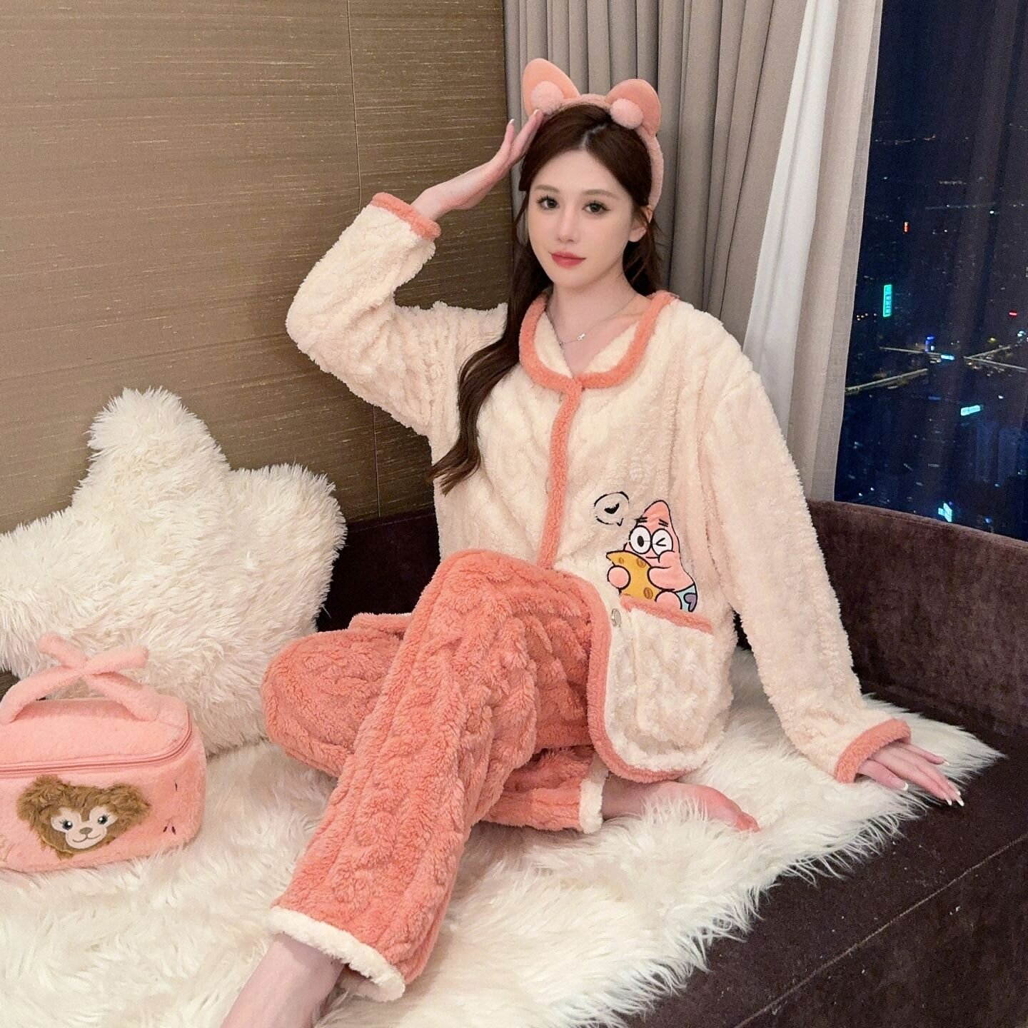 Зимний утолщенный кардиган из бархата с вырезанным цветком, пижама с маленькими отворотами, женский комплект с длинным рукавом из теплого бархата для дома, размер: M