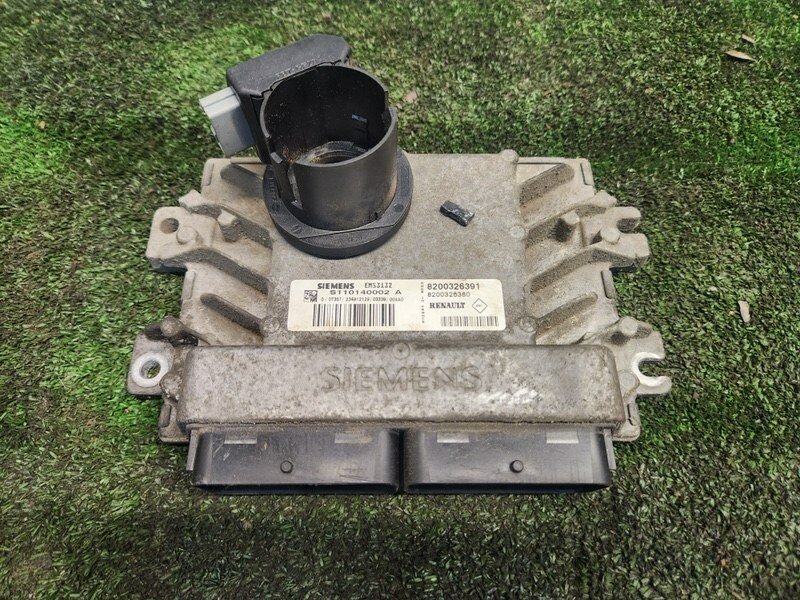 Блок управления двигателем Renault Symbol седан 8200326391