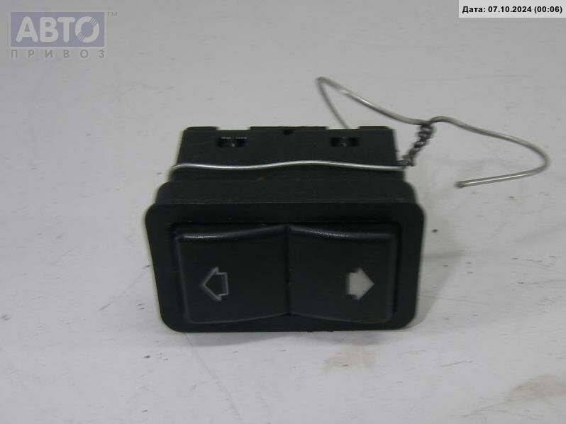 Кнопка стеклоподъемника переднего правого BMW 5 E39 (1995-2003)