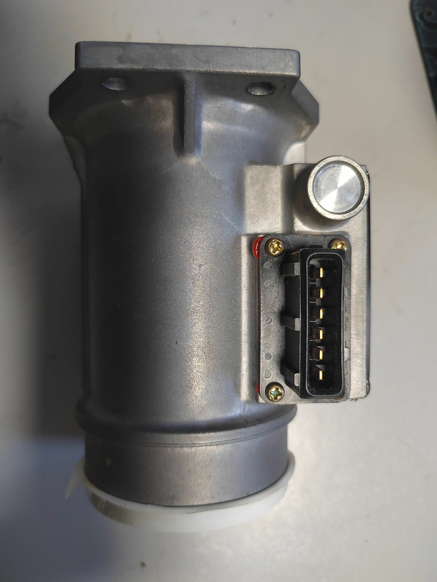 Датчик массового расхода воздуха Nissan 6 контактов