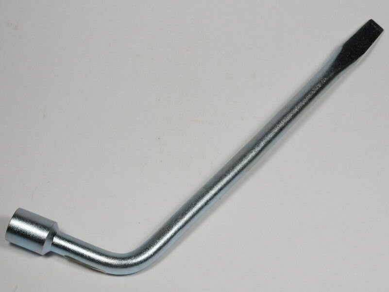 Ключ баллонный. Г-образный. с лопаткой на 17мм 68117 , балонник.