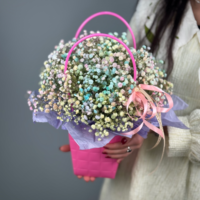 Цветы в коробке Единорог от «365 Поводов» - живые цветы с доставкой