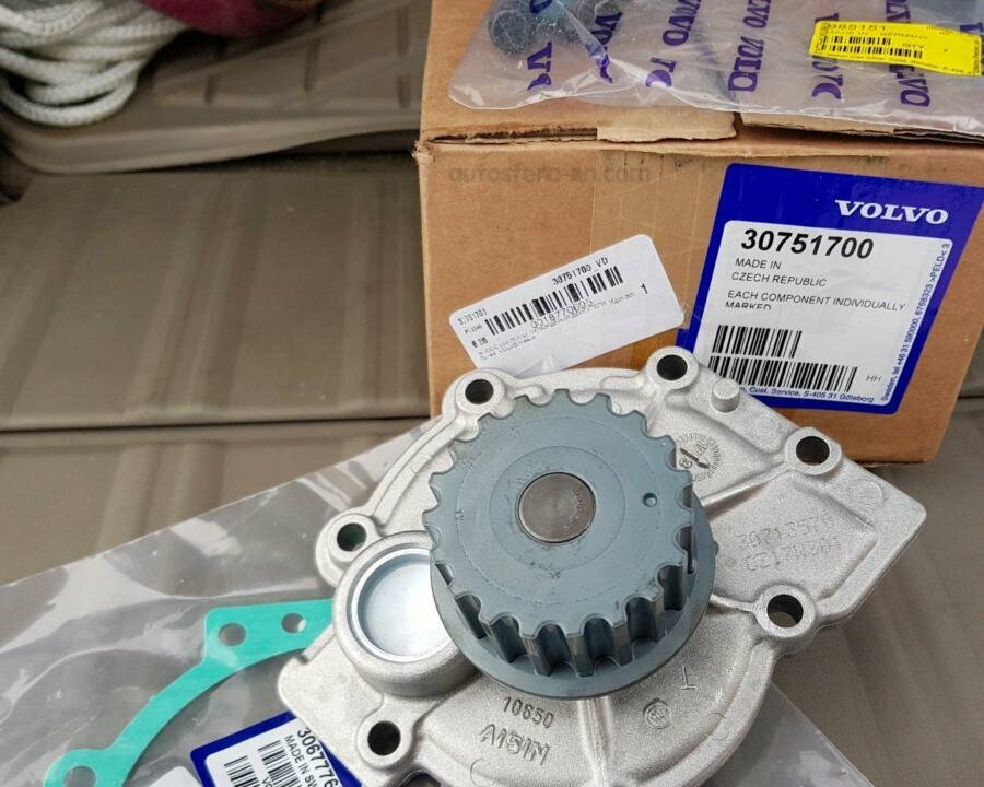 VOLVO 30751700 Насос системы охлаждения VOLVO 30 751 700
