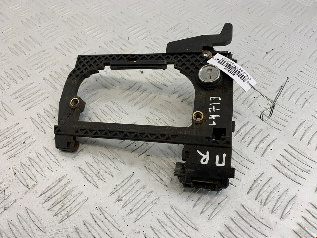 Кронштейн (держатель) ручки двери BMW 5-Series (E39) 51218245352 арт. 815269